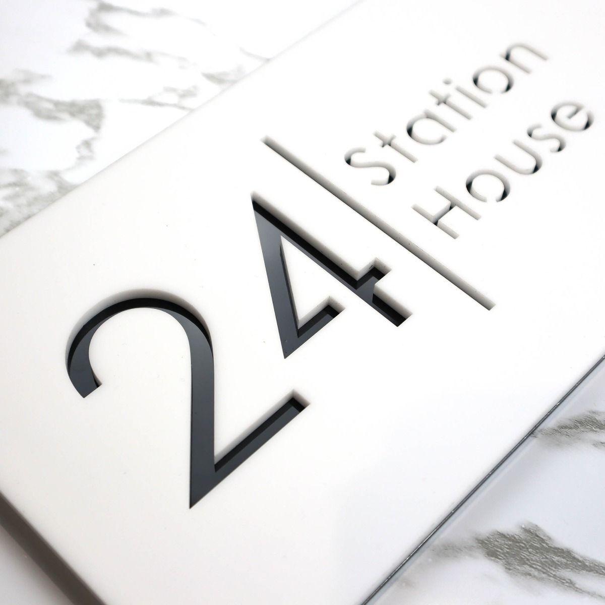 Door Sign يافطة باب , White x Matt Black Mirror , Spanish Style – Usigna